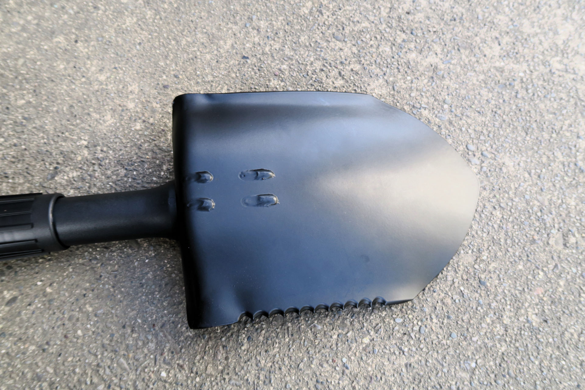 丈夫でコンパクトな折り畳み式シャベル GERBER(ガーバー) Folding Spade E Tool SER 30-000075 | イケイツの新たな日常生活