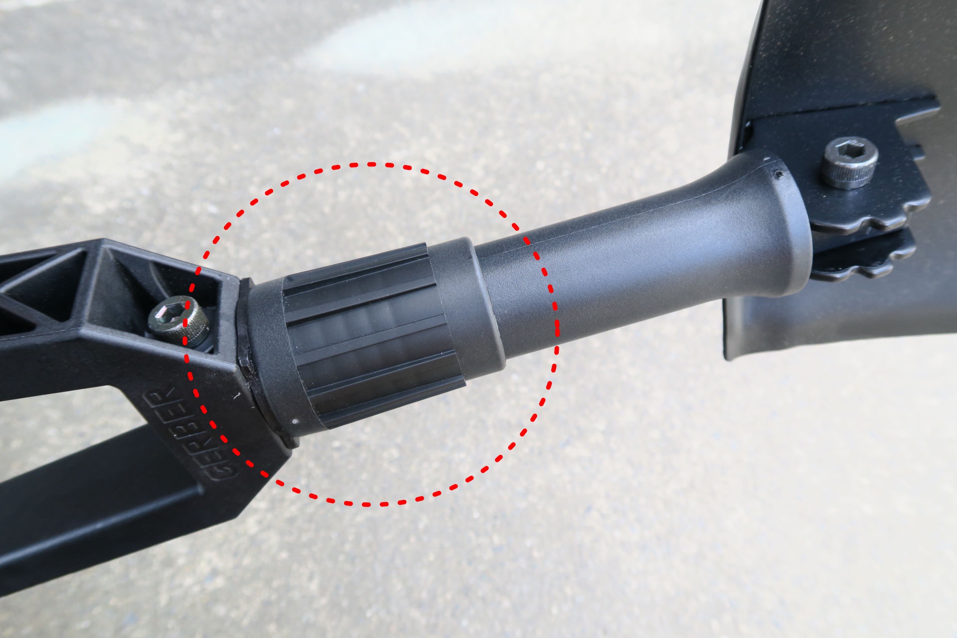 丈夫でコンパクトな折り畳み式シャベル GERBER(ガーバー) Folding Spade E Tool SER 30-000075 | イケ ...